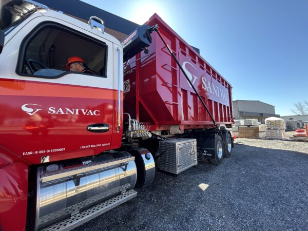 Frac Tank Rentals | 105 yards trailers | Sanivac